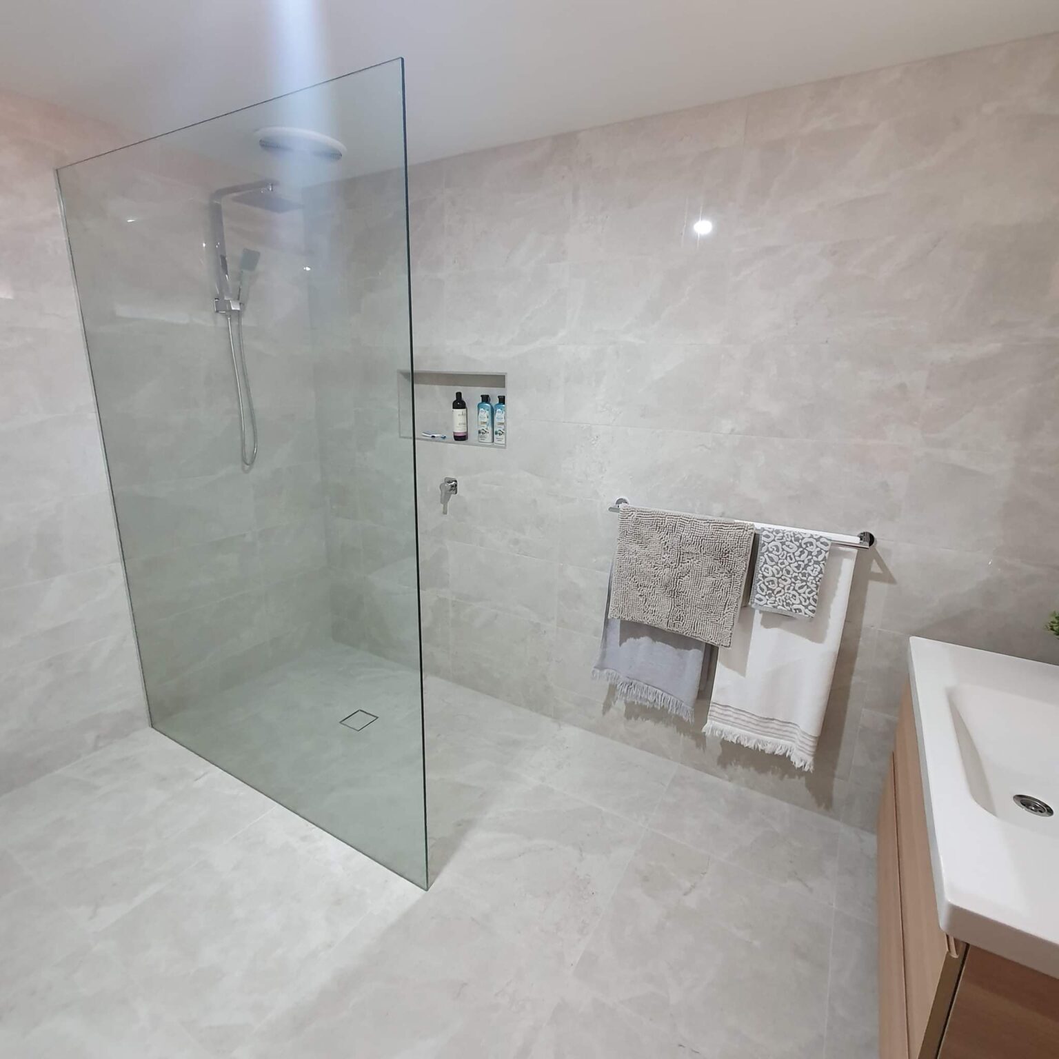 Frameless Panels | A1 Shower Screens